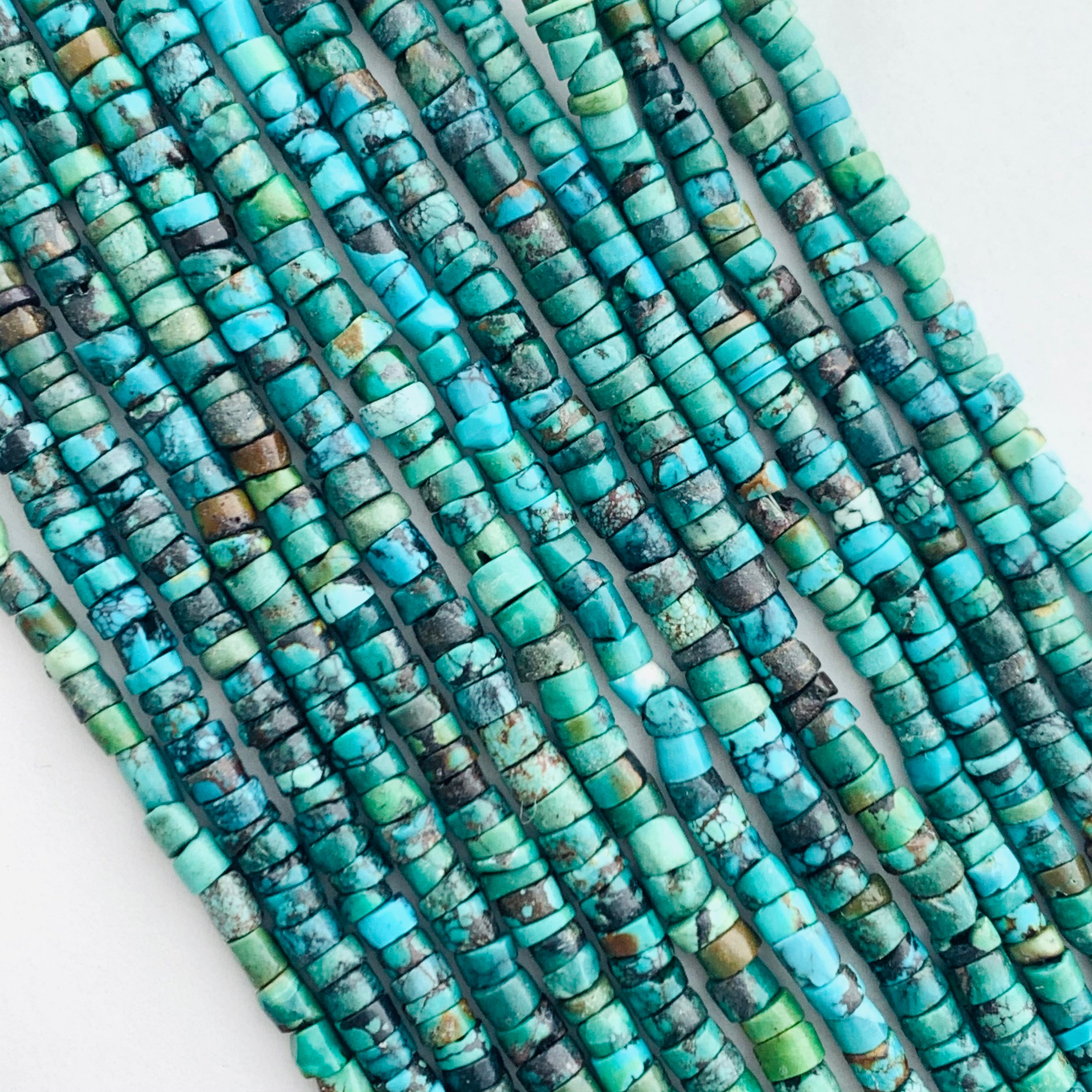 Small Sea Green Heishi Yungai – Turquoise Moose